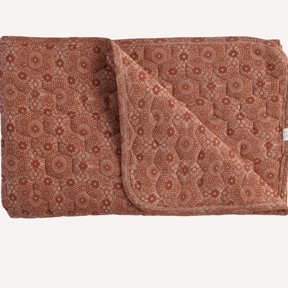 kate quinn | Other | Nwt Kate Quinn Quilt | Poshmark